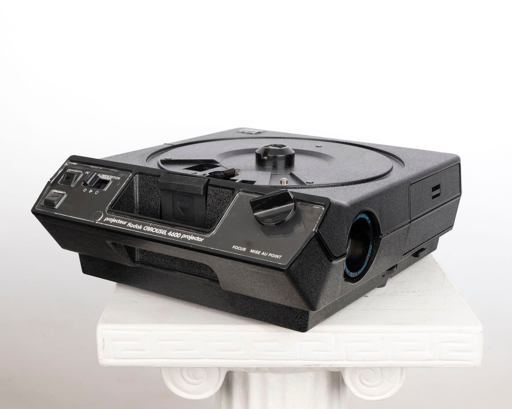 Kodak Carousel 4600 35mm slide projector w/ Ektanar C 102mm f2.8 lens ...