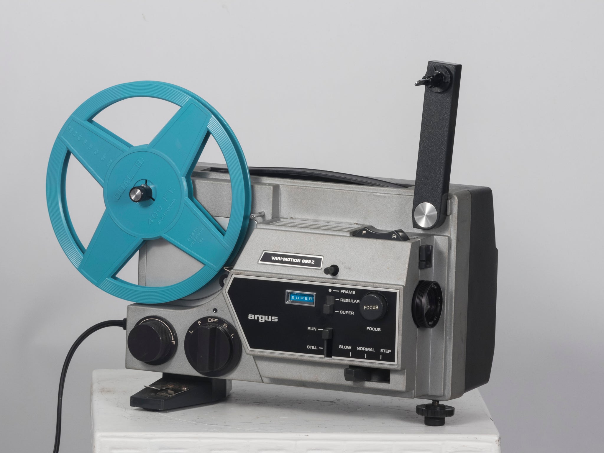 Argus Vari-Motion 892Z 8mm and Super 8 projector – New Wave Pool