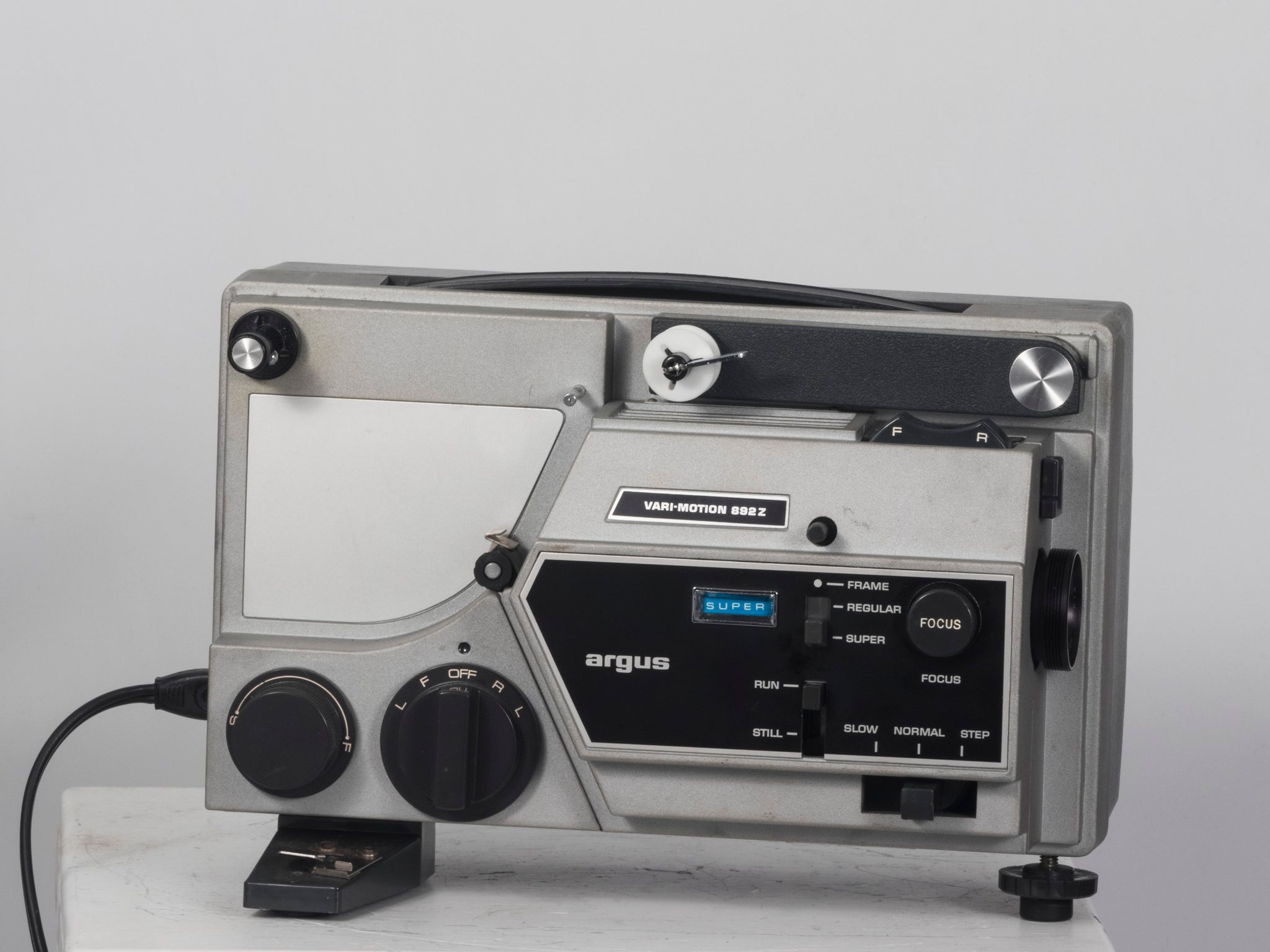 Argus Vari-Motion 892Z 8mm and Super 8 projector – New Wave Pool