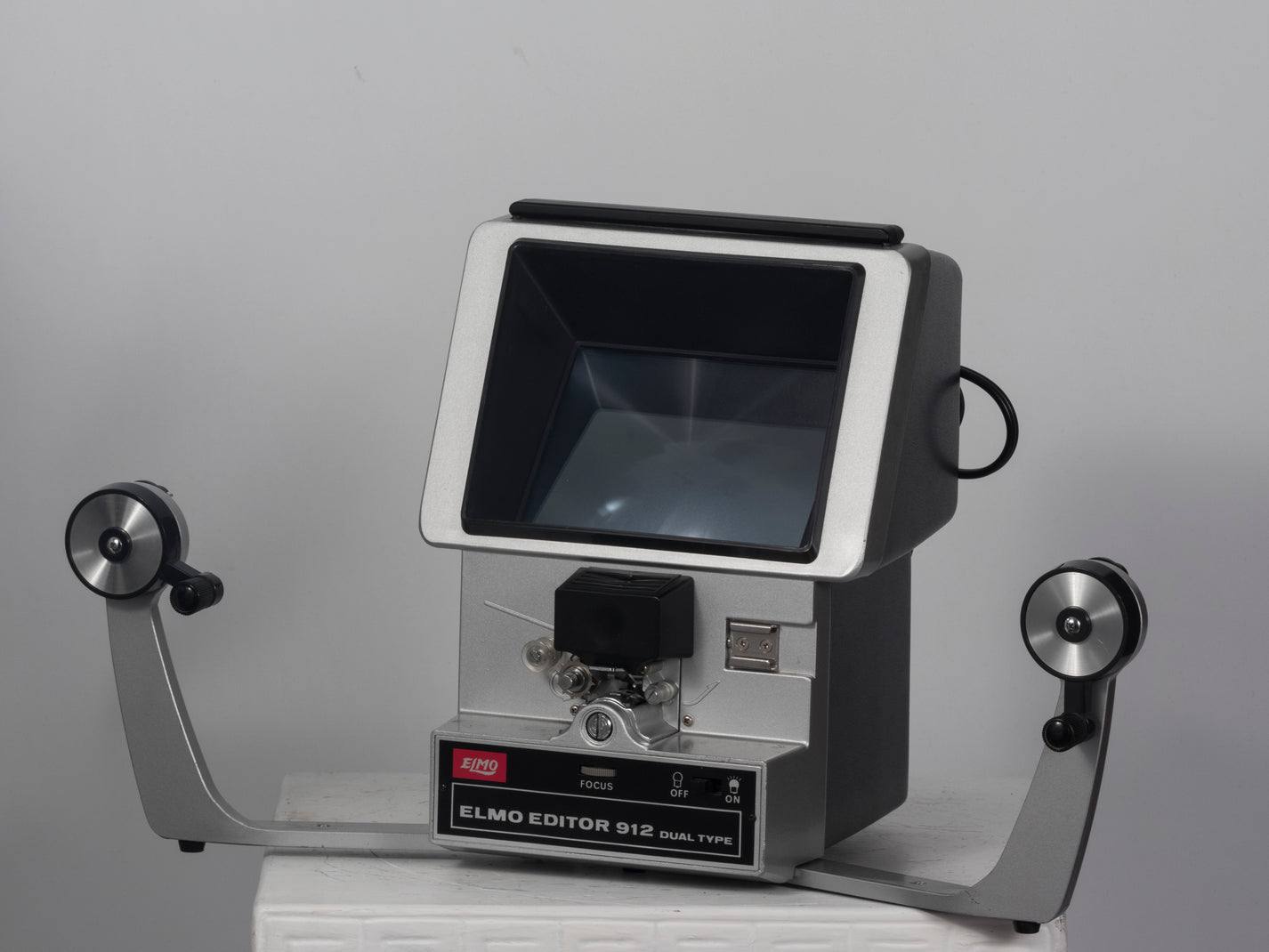 Elmo Editor 912 Dual Type Super 8 and 8mm viewer/editor – New Wave Pool
