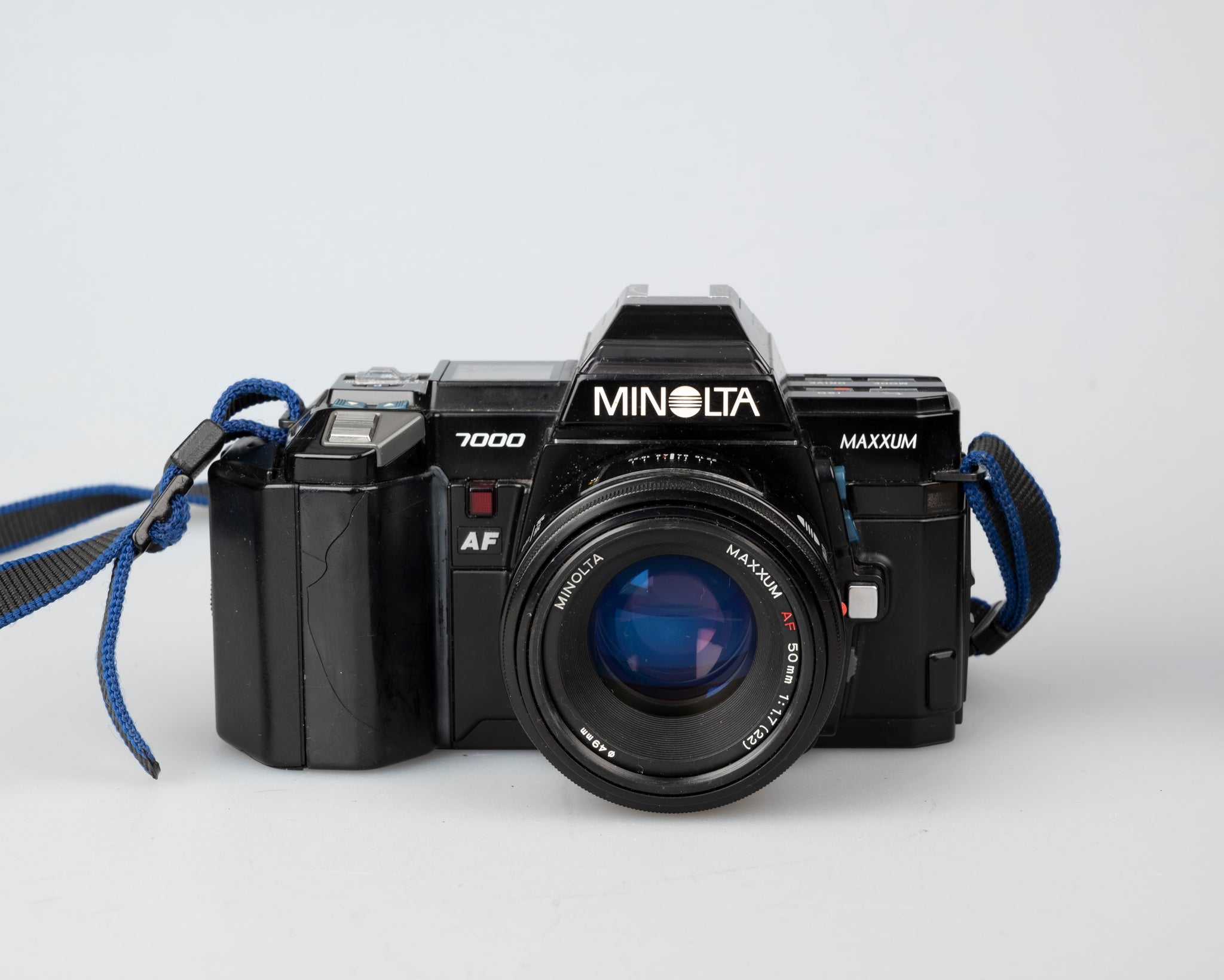 Minolta Maxxum 7000 35mm film SLR w/ 50mm f1.7 lens + 1800AF flash (se ...