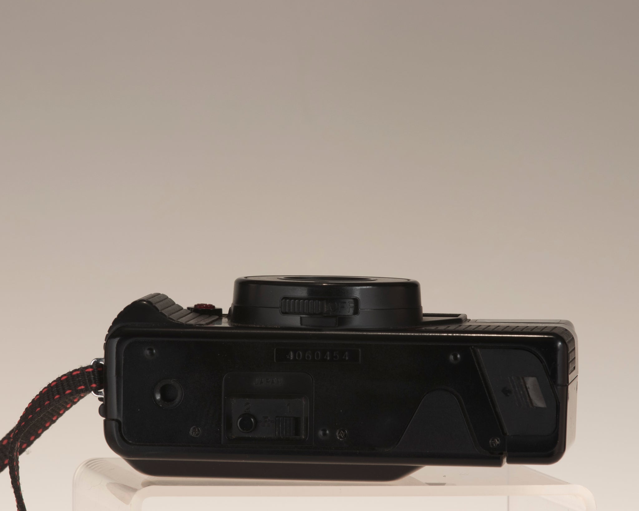 Nikon L35AD2 35mm camera – New Wave Pool