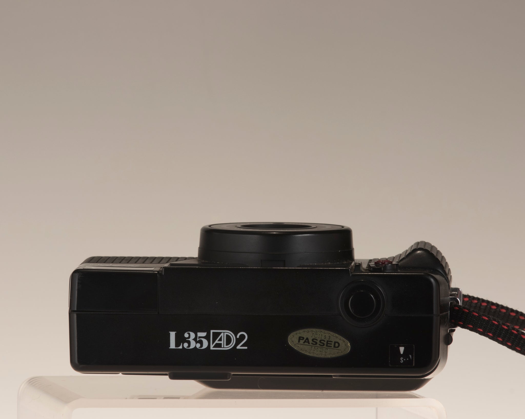 Nikon L35AD2 35mm camera – New Wave Pool