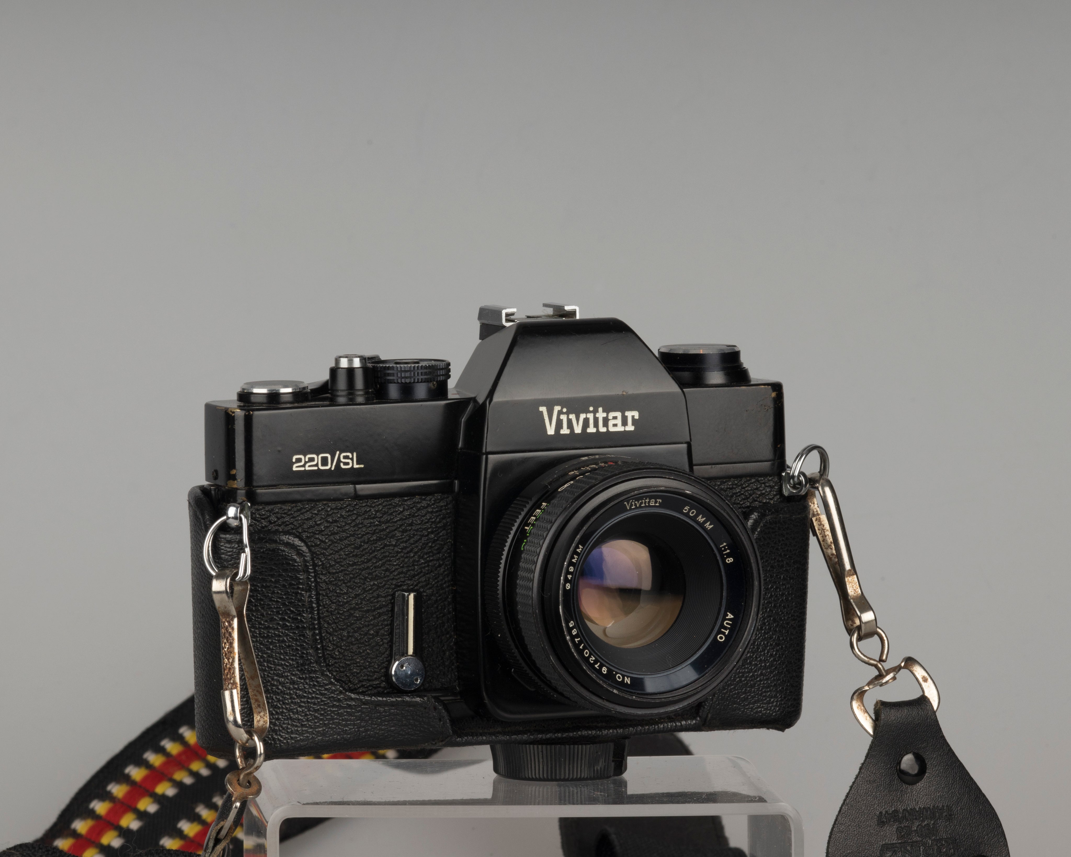 Vivitar 220/SL 35mm SLR camera with 50mm f1.8 len and ever-ready case ...